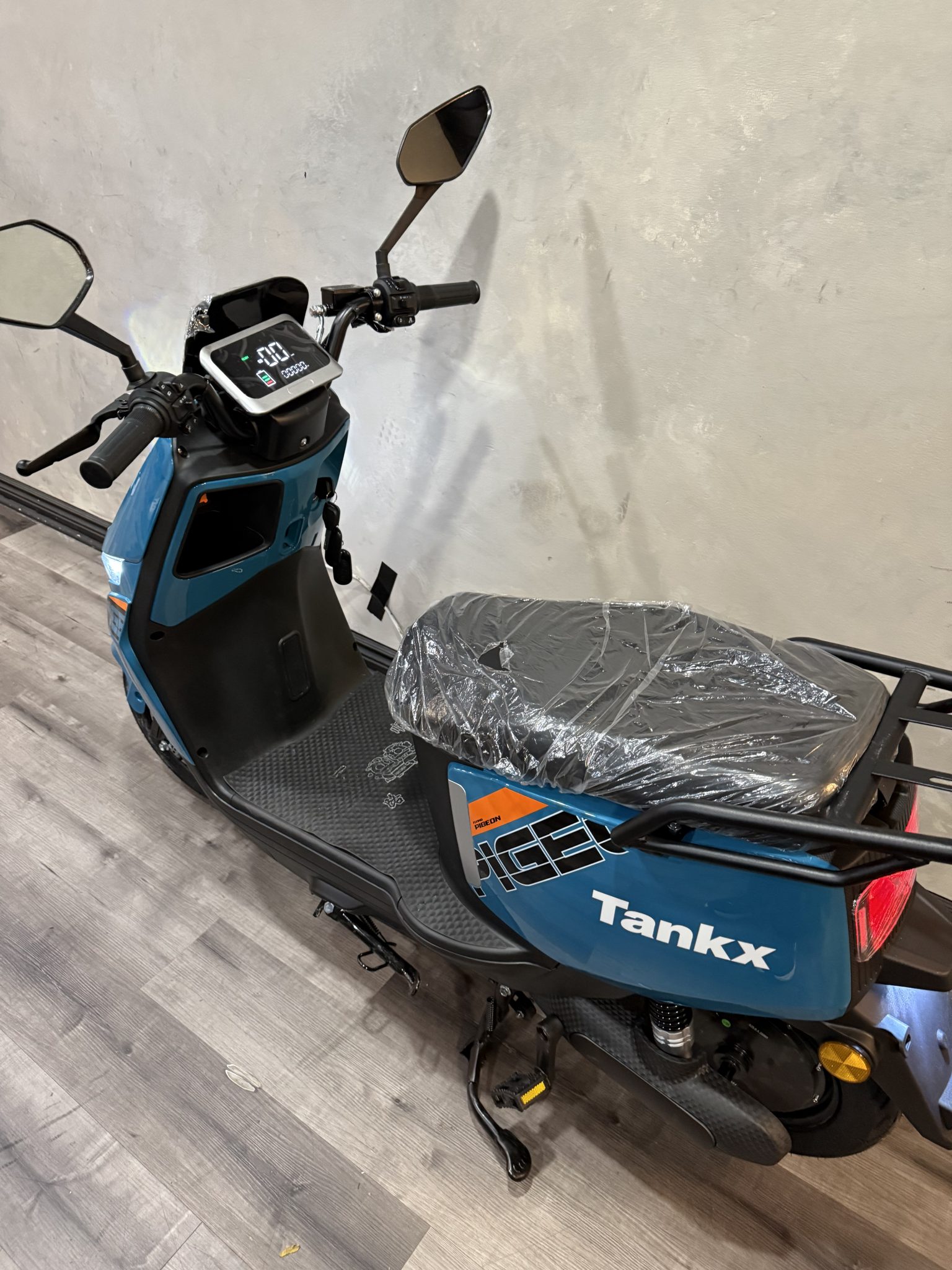 N7 “Pigeon” 72V80Ah Range 150km – Tankx Bicycles